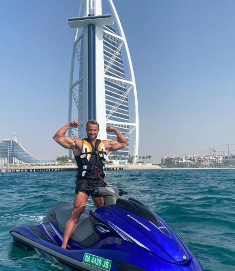 Charlie Johnson: How An Overweight 15 Year Old Kid Founded The Largest ...